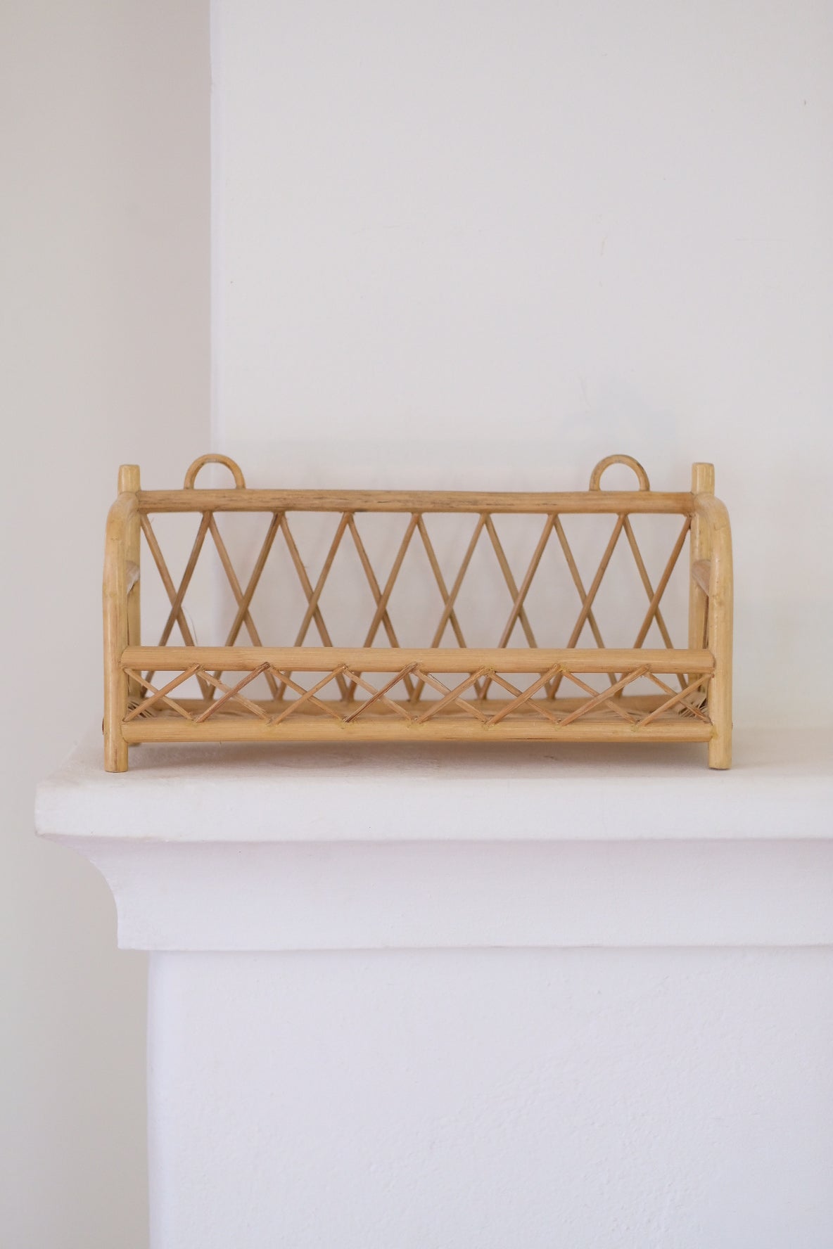 Small rattan shelf – Studio Rewild
